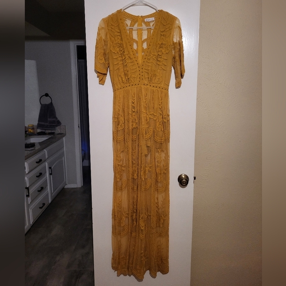 Socialite | Dresses | Socialite Lace Dress | Poshmark